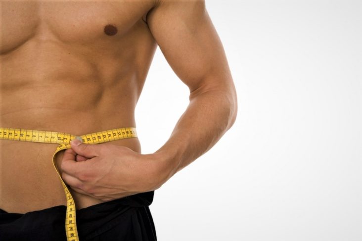 Morphologie de rêve chez les hommes avec la chirurgie esthétique